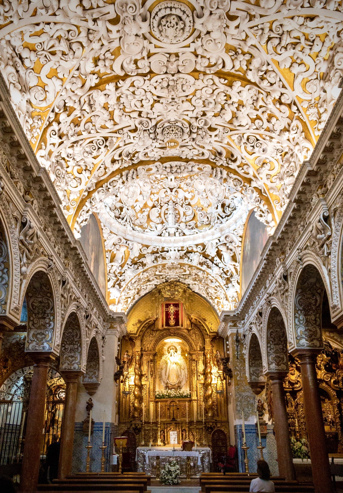 Si Sevilla tiene un color especial, es el amarillo albero – Singularia