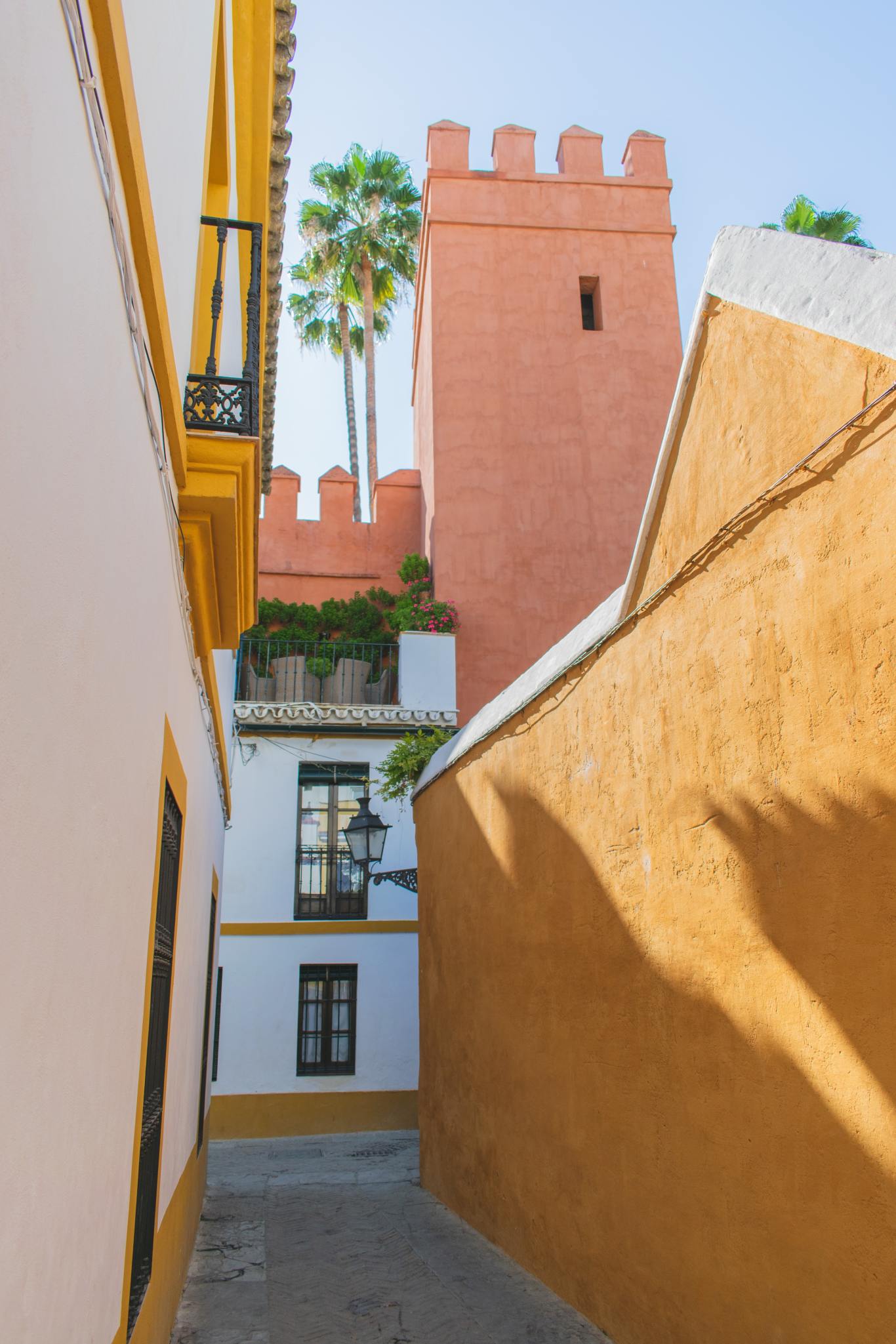 Si Sevilla tiene un color especial, es el amarillo albero – Singularia